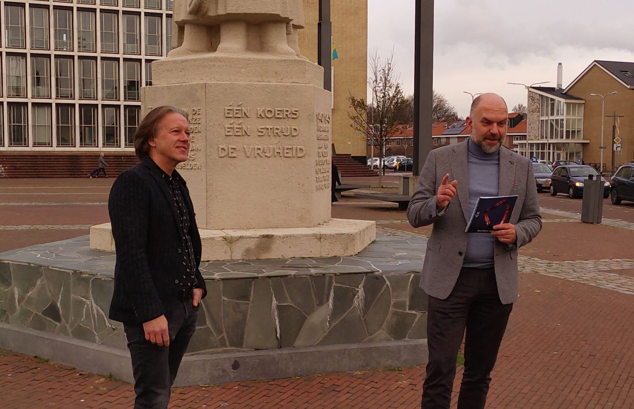 Boekje ‘Beelden van Velsen’ gepresenteerd - Jutter | Hofgeest