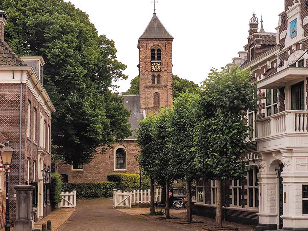 Rondleiding door Dorp Velsen en Engelmunduskerk - Jutter | Hofgeest