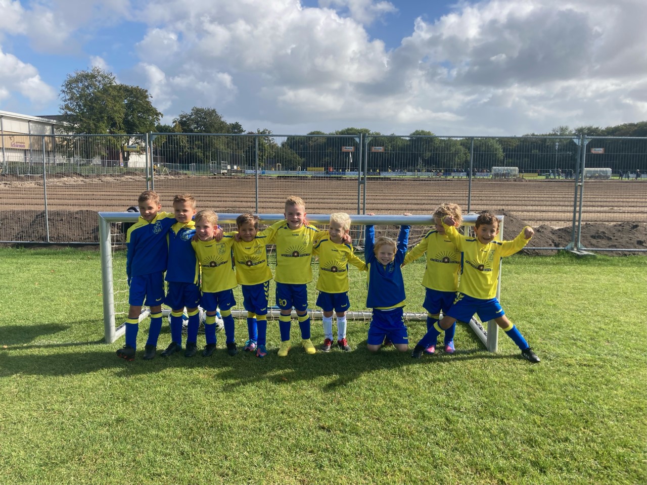 Nieuwe sponsor jeugdteam RKVV Velsen en meteen succes! - Jutter | Hofgeest