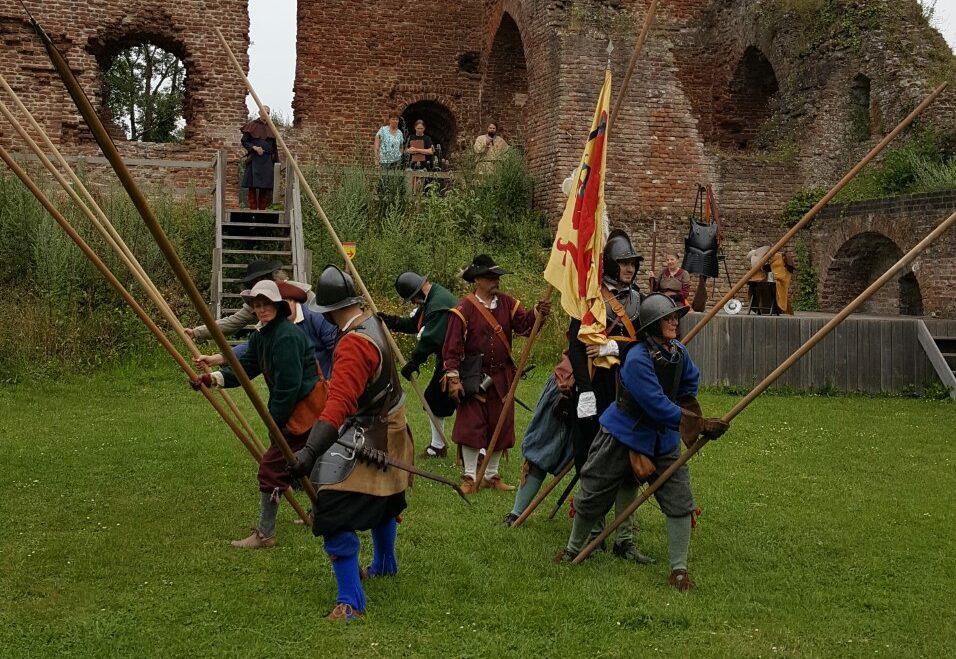 Spiesdraegers en Geuzen op bezoek bij Brederode - Jutter | Hofgeest