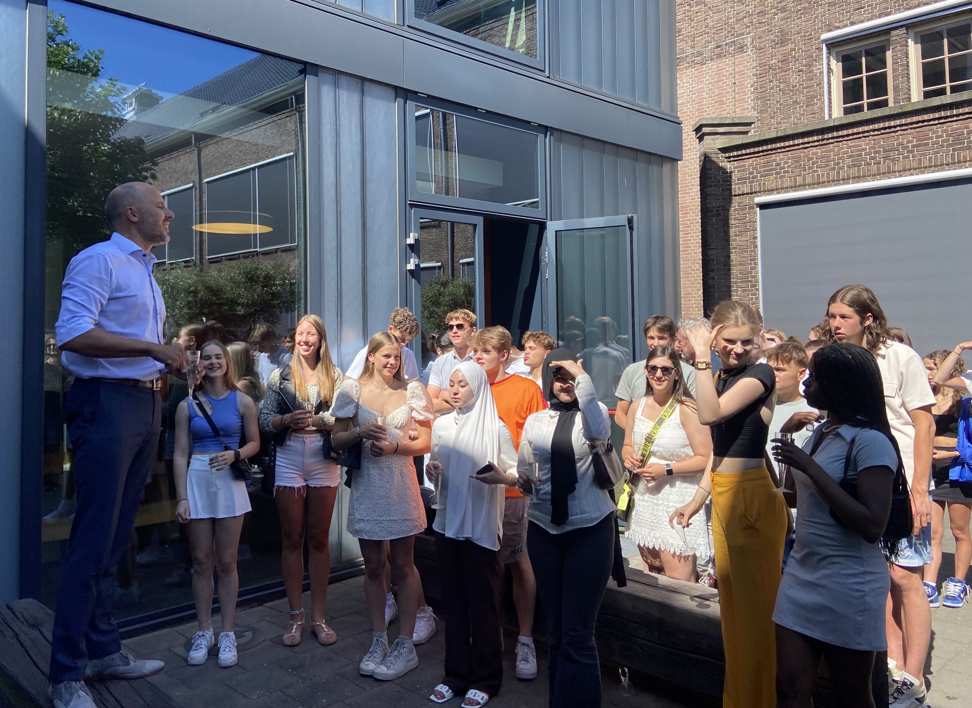 Vreugde bij de examens - Jutter | Hofgeest