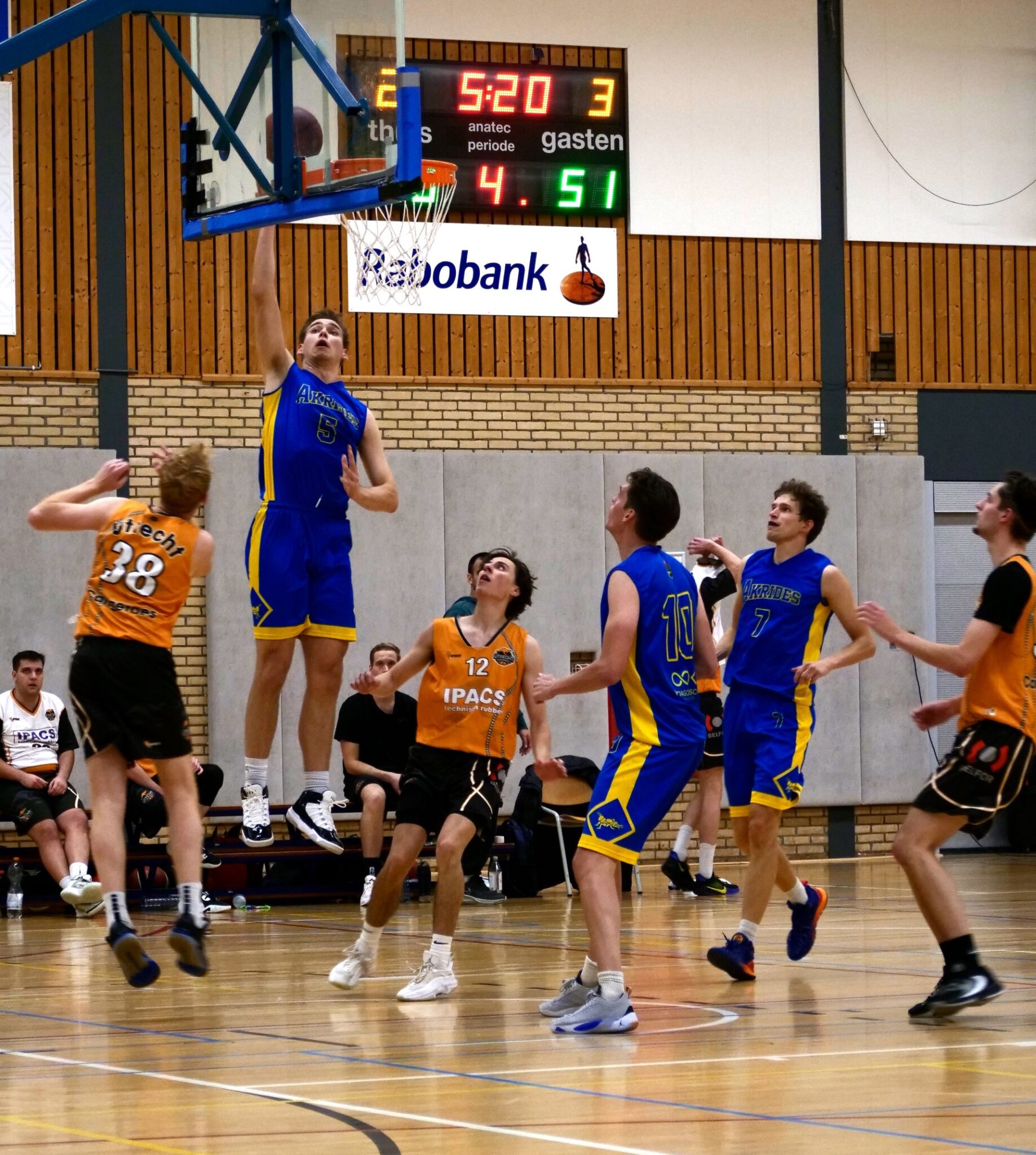 Akrides bekert verder via Cangeroes - Jutter | Hofgeest