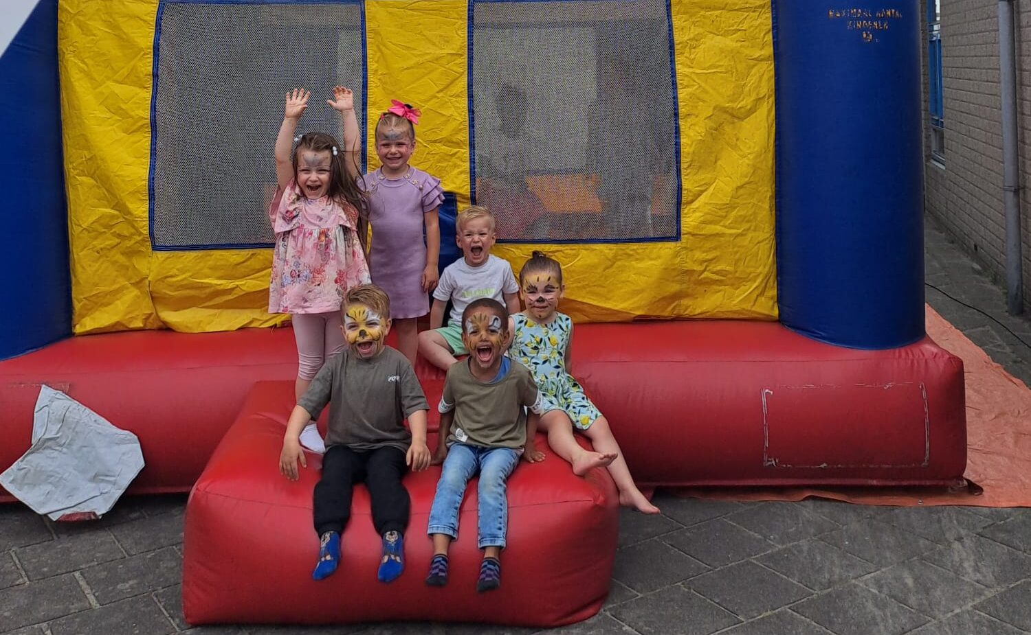 De Drie Turven feestend de zomervakantie in - Jutter | Hofgeest