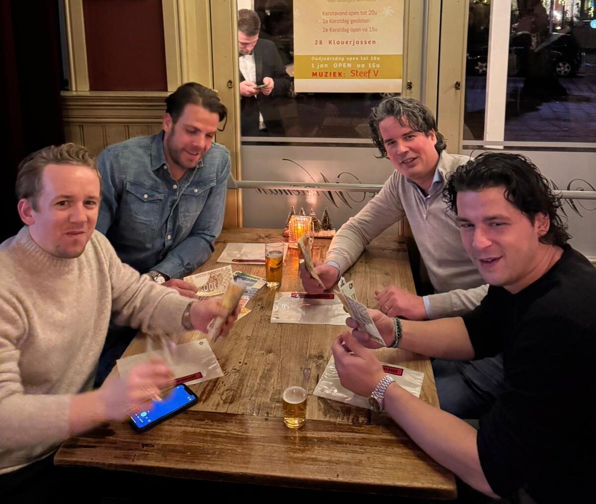 Santpoorters verzamelen massaal guldens: ,,Vroeger werd je blauw voor ...