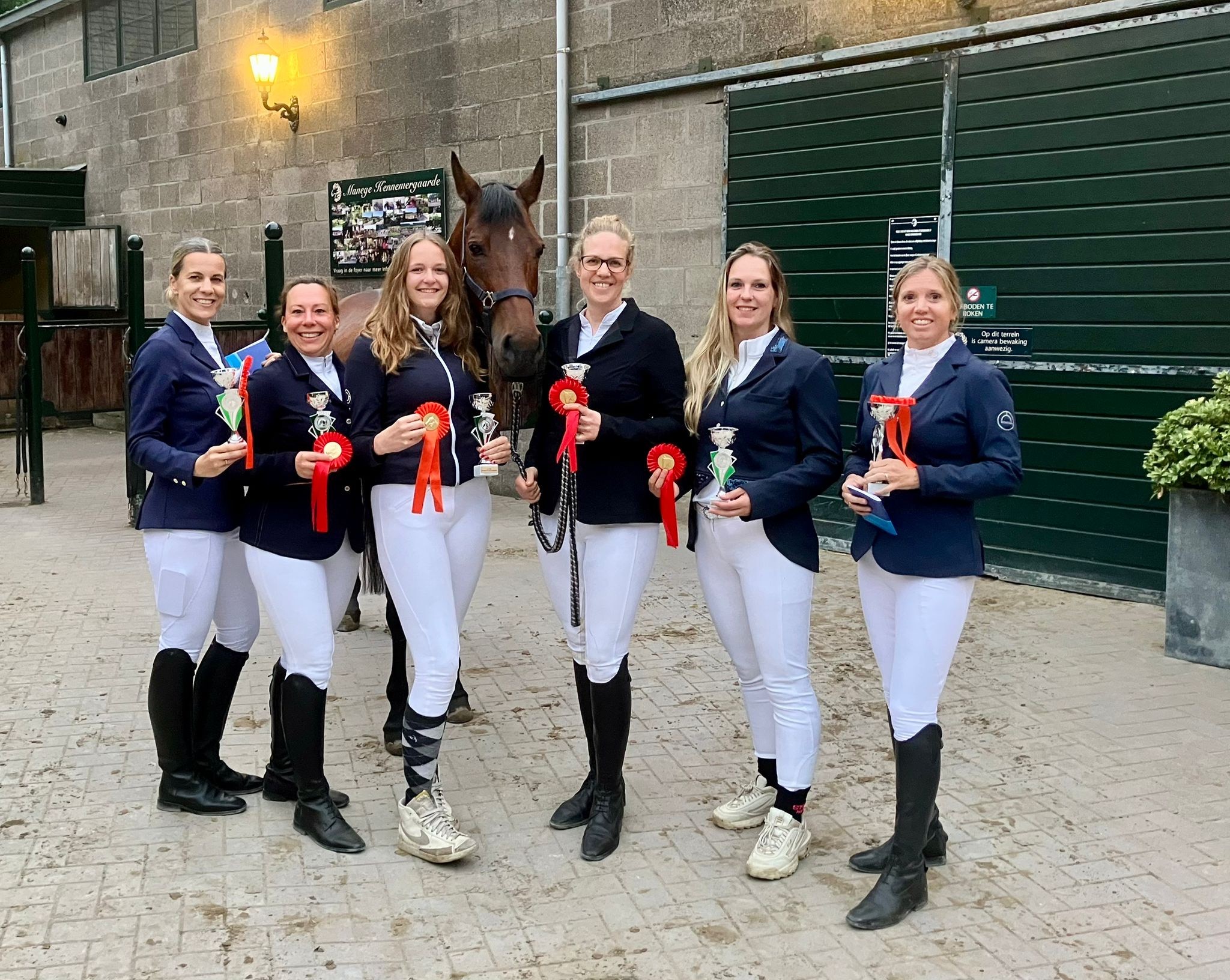 Dressuurwedstrijd senioren op Manege Kennemergaarde - Jutter | Hofgeest