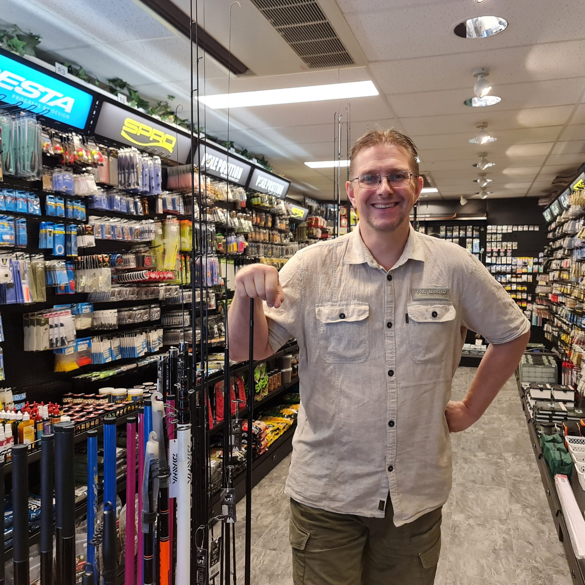 Aqua Natura en Hengelsport IJmuiden op de Lange Nieuwstraat: walhalla ...
